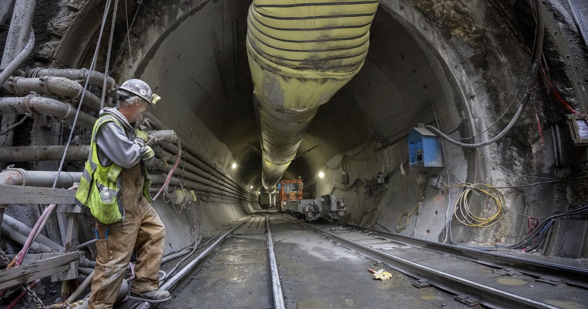Seattle’s huge sewage tunnel is halfway drilled. Take a look inside ...