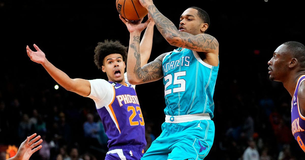 Suns win 4th straight, roll past Hornets 128-97 | The Seattle Times