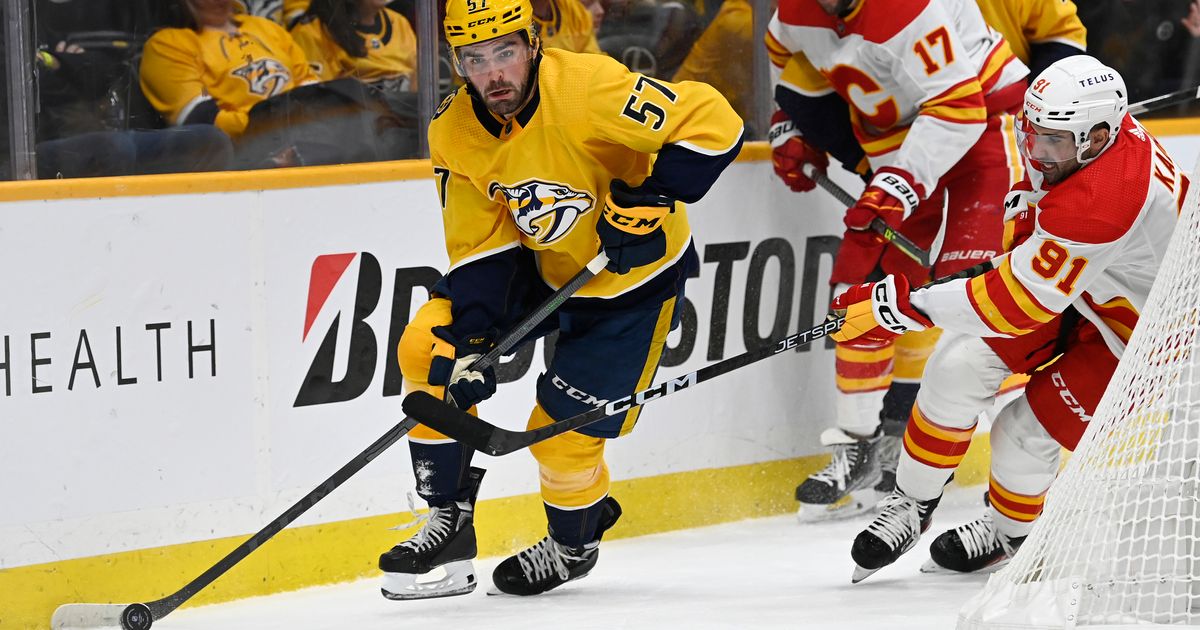 Saros makes 38 saves, leads Predators over Flames 2-1 | The Seattle Times
