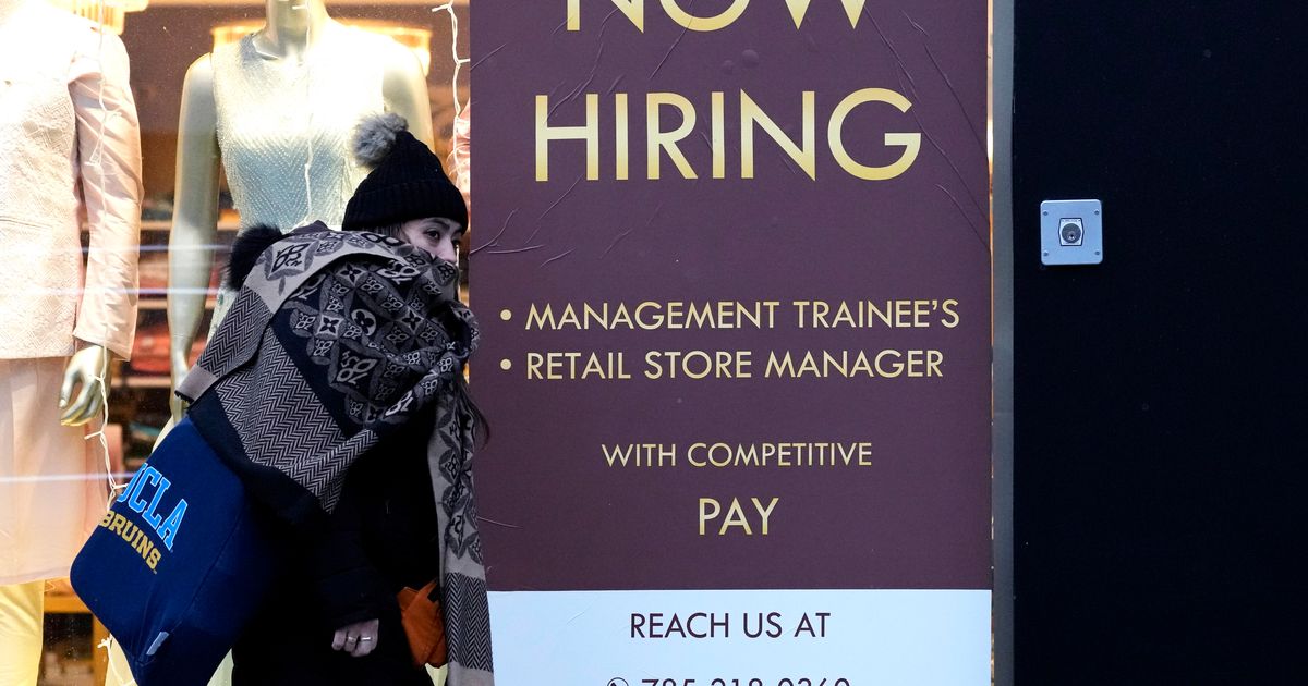 US applications for jobless benefits lowest in 15 weeks | The Seattle Times