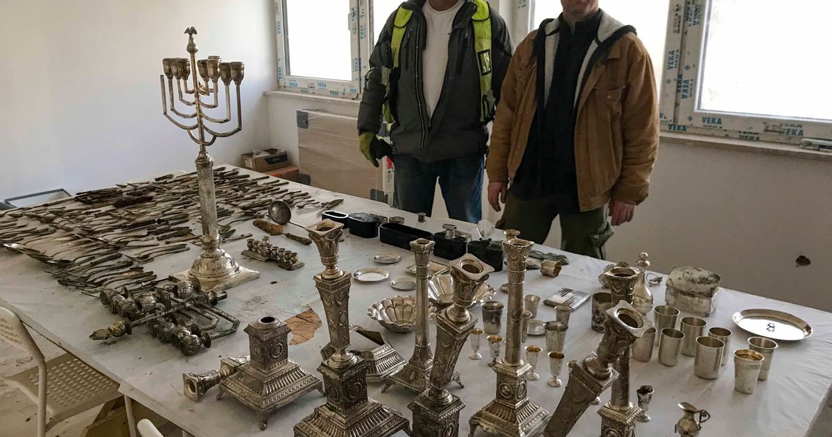 Polish officials say WWII trove of Jewish objects rare find | The ...