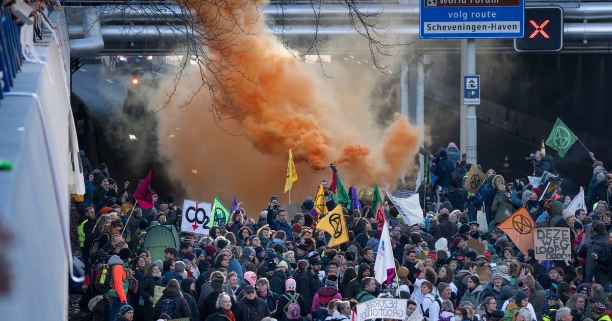 Climate activists block main road into The Hague | The Seattle Times