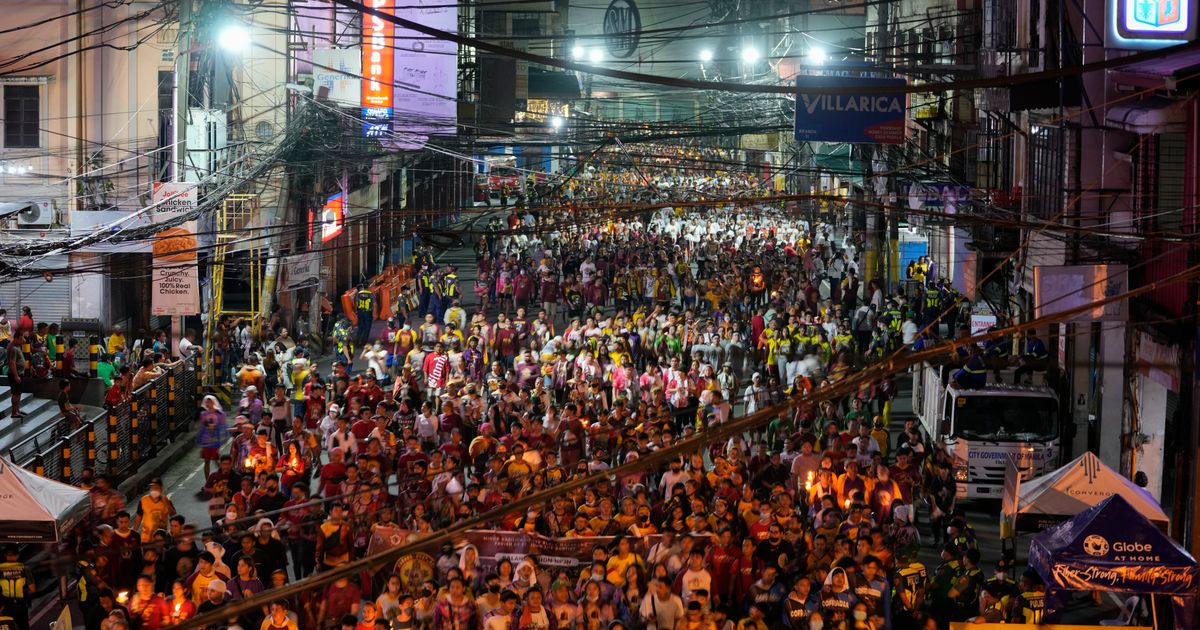 Filipino Catholics hold big procession after pandemic eases | The ...
