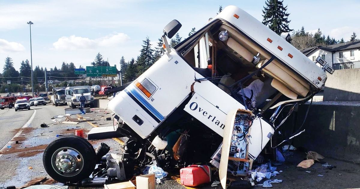 2 injured in motor home crash on I-5 in Everett | The Seattle Times