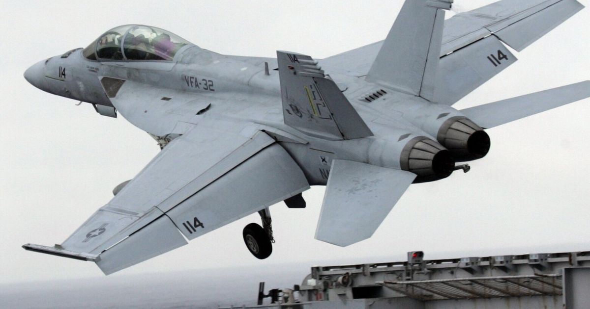 Boeing plans to end production of ‘Top Gun’ plane in 2025 | The Seattle ...