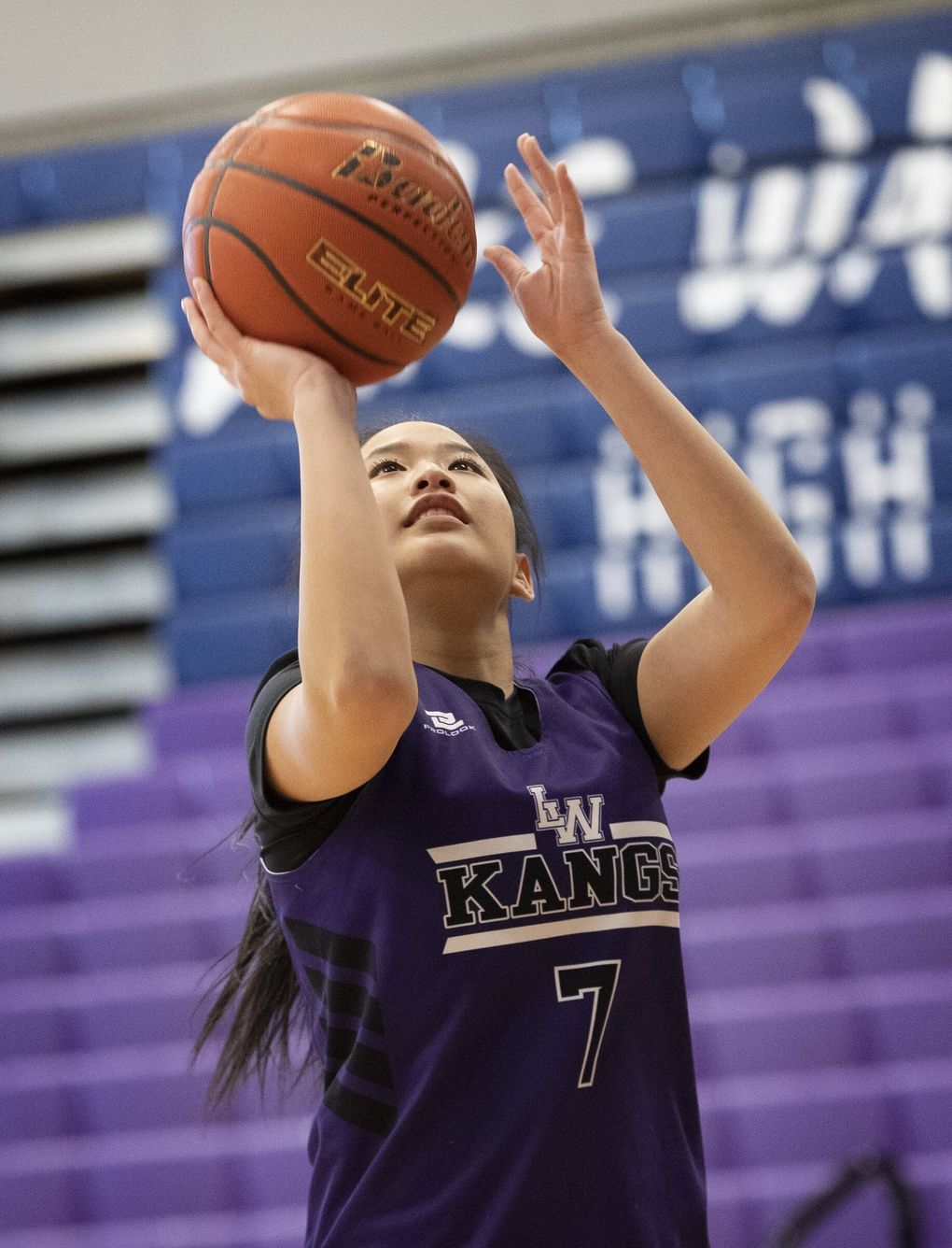 Sydney Hani keys rally as Lake Washington girls avoids Lincoln’s upset ...