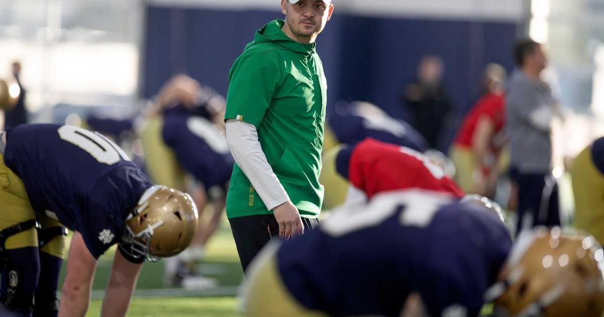 AP source: Alabama hiring Notre Dame OC Tommy Rees | The Seattle Times