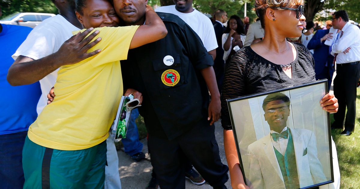 Family of man shot by Memphis officer wants case reviewed | The Seattle ...