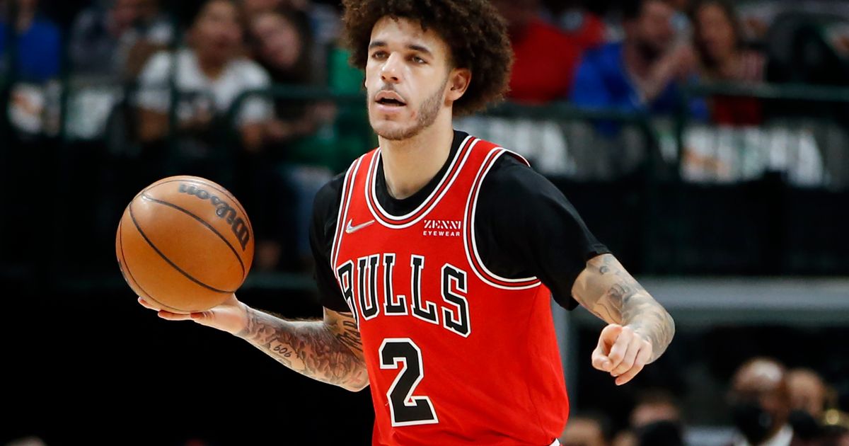 Bulls rule Ball out for season because of knee trouble | The Seattle Times