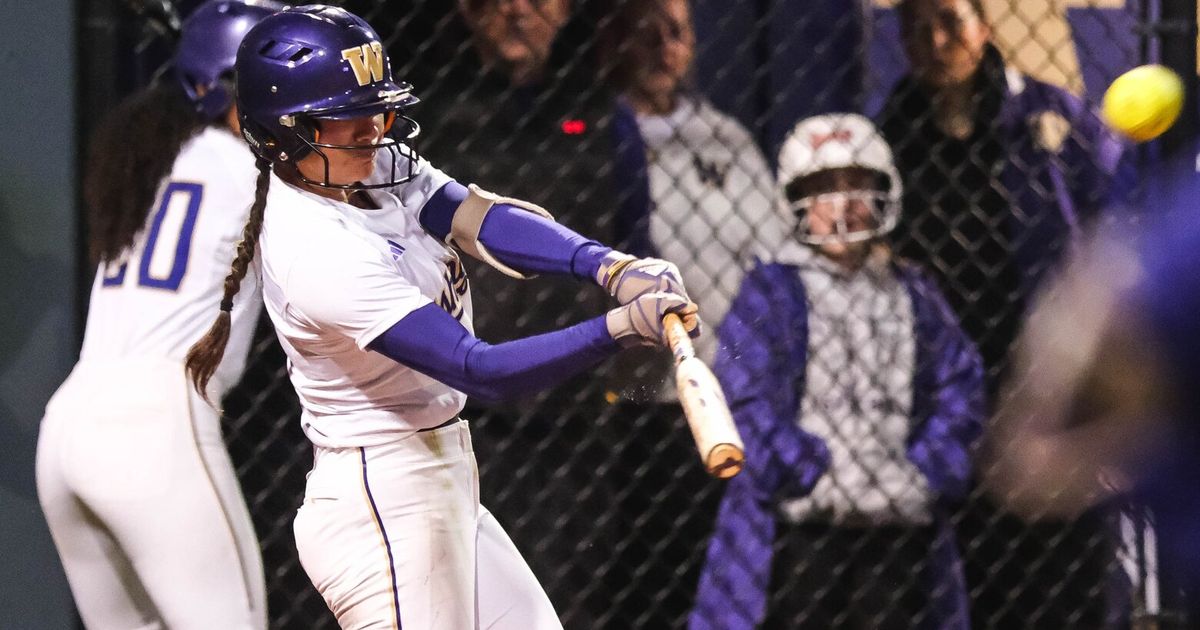 Photos: UW softball home opener vs. Oregon | The Seattle Times