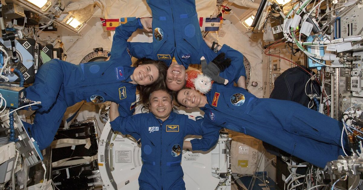 Four astronauts fly SpaceX back home, end 5-month mission | The Seattle ...