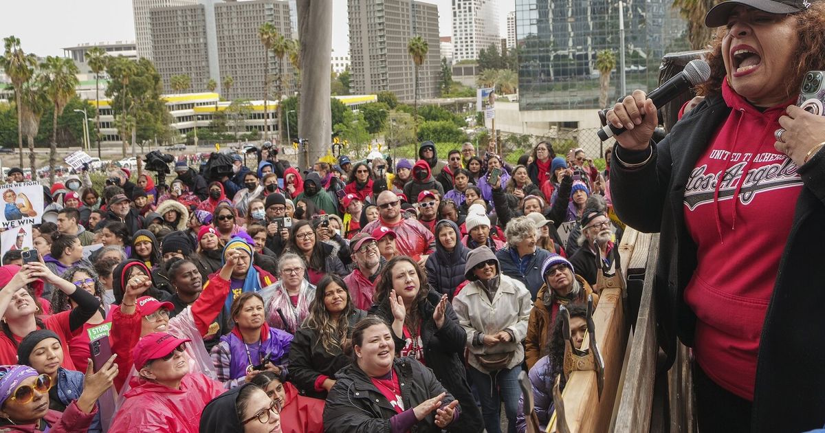 Los Angeles strike highlights paltry US school worker pay | The Seattle ...