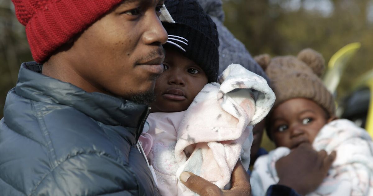 US, Canada end loophole that let asylum-seekers cross border | The ...