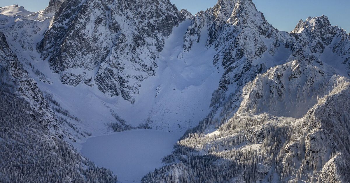 ‘Small avalanche’ killed 3 hikers at Colchuck Peak, final report says ...
