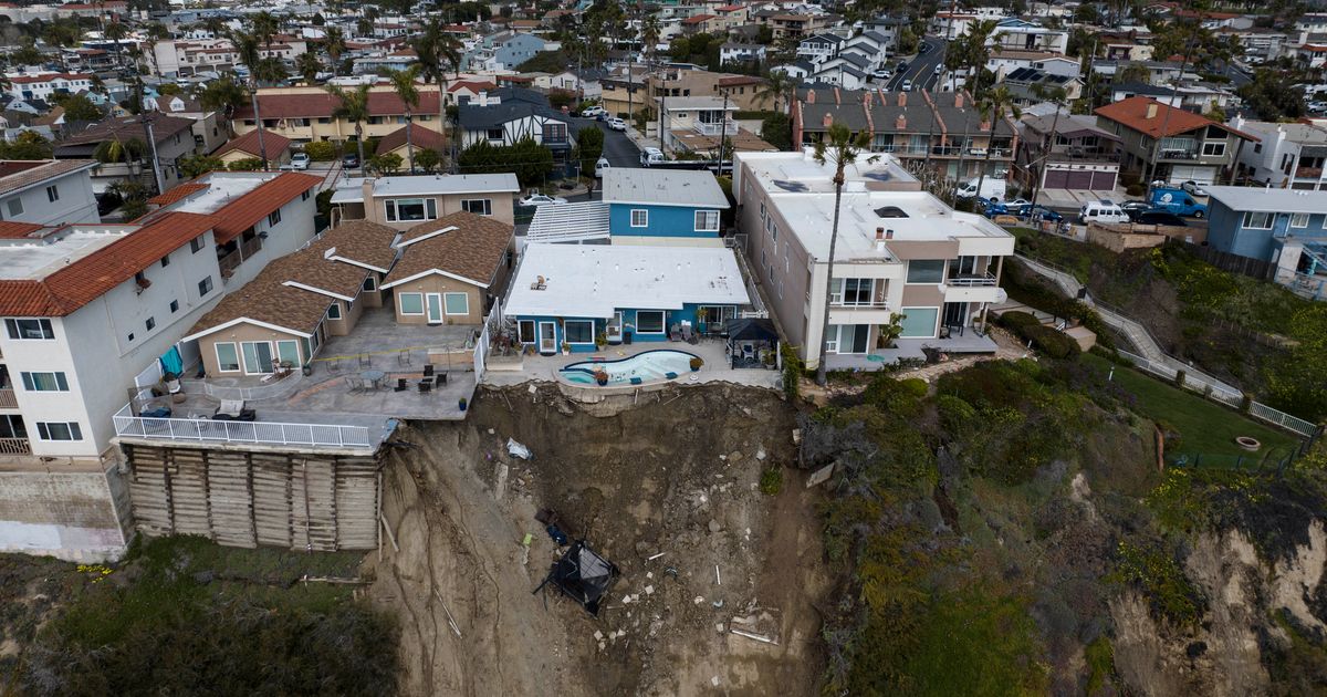California buildings still in peril from tumbling cliff | The Seattle Times