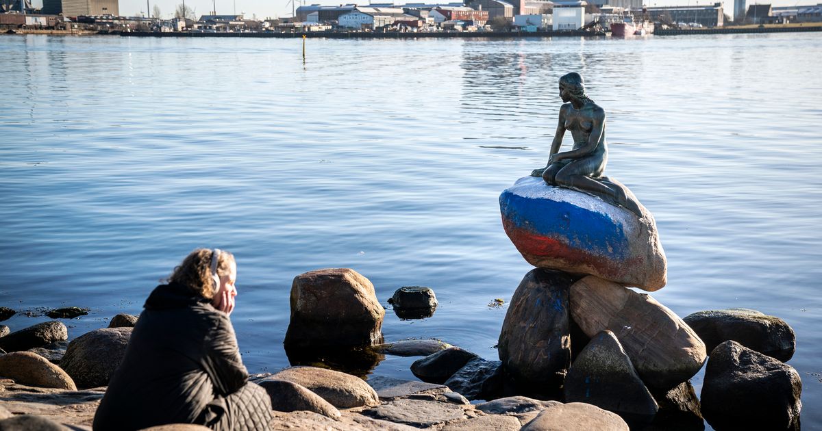 Statue of Little Mermaid vandalized again in Denmark | The Seattle Times