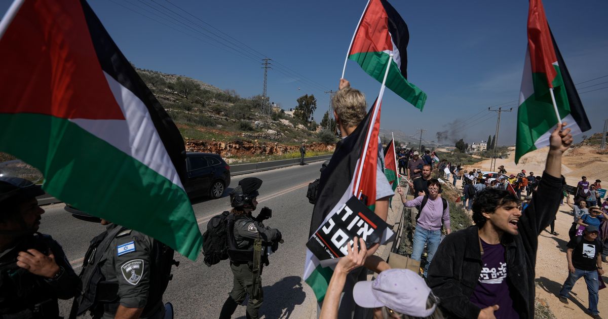 Army blocks Israeli rally supporting torched West Bank town | The ...