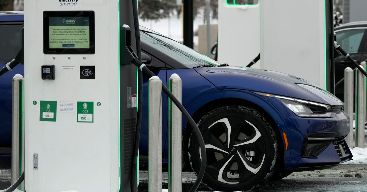 $2.5B in grants for EV chargers aim at underserved US areas | The ...
