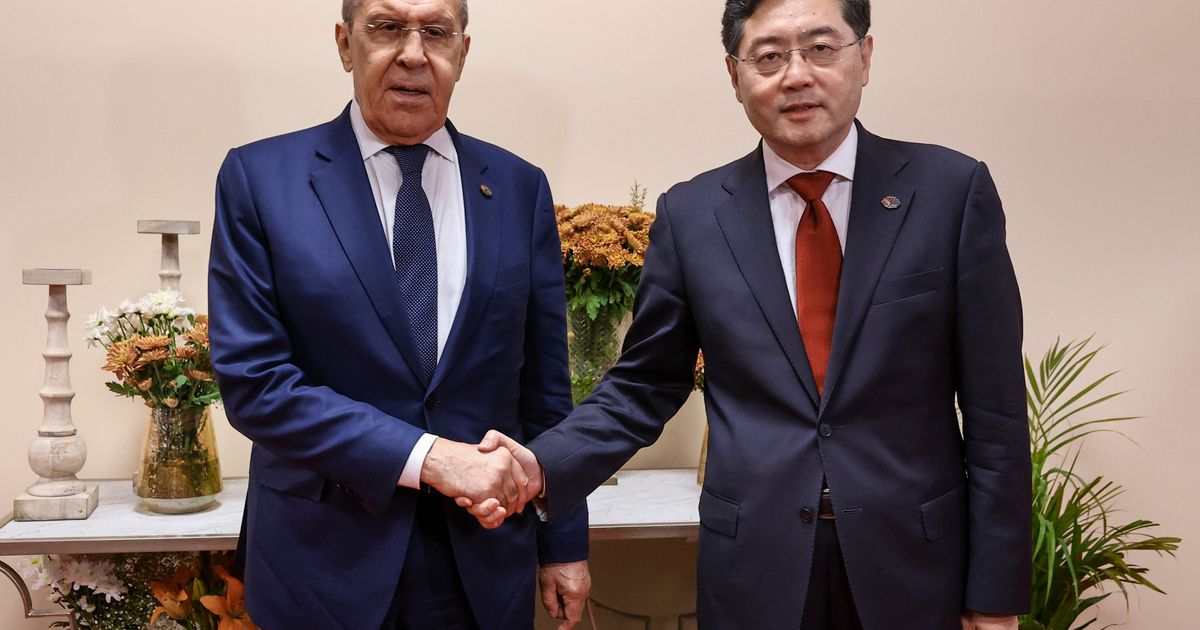 India, China foreign ministers hold talks to mend ties | The Seattle Times