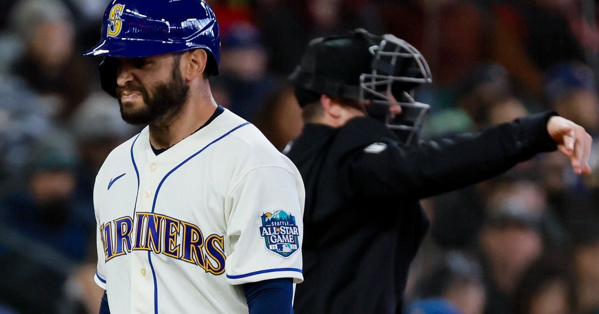 Photos: Mariners lose to Guardians in 10, 6-5 | The Seattle Times