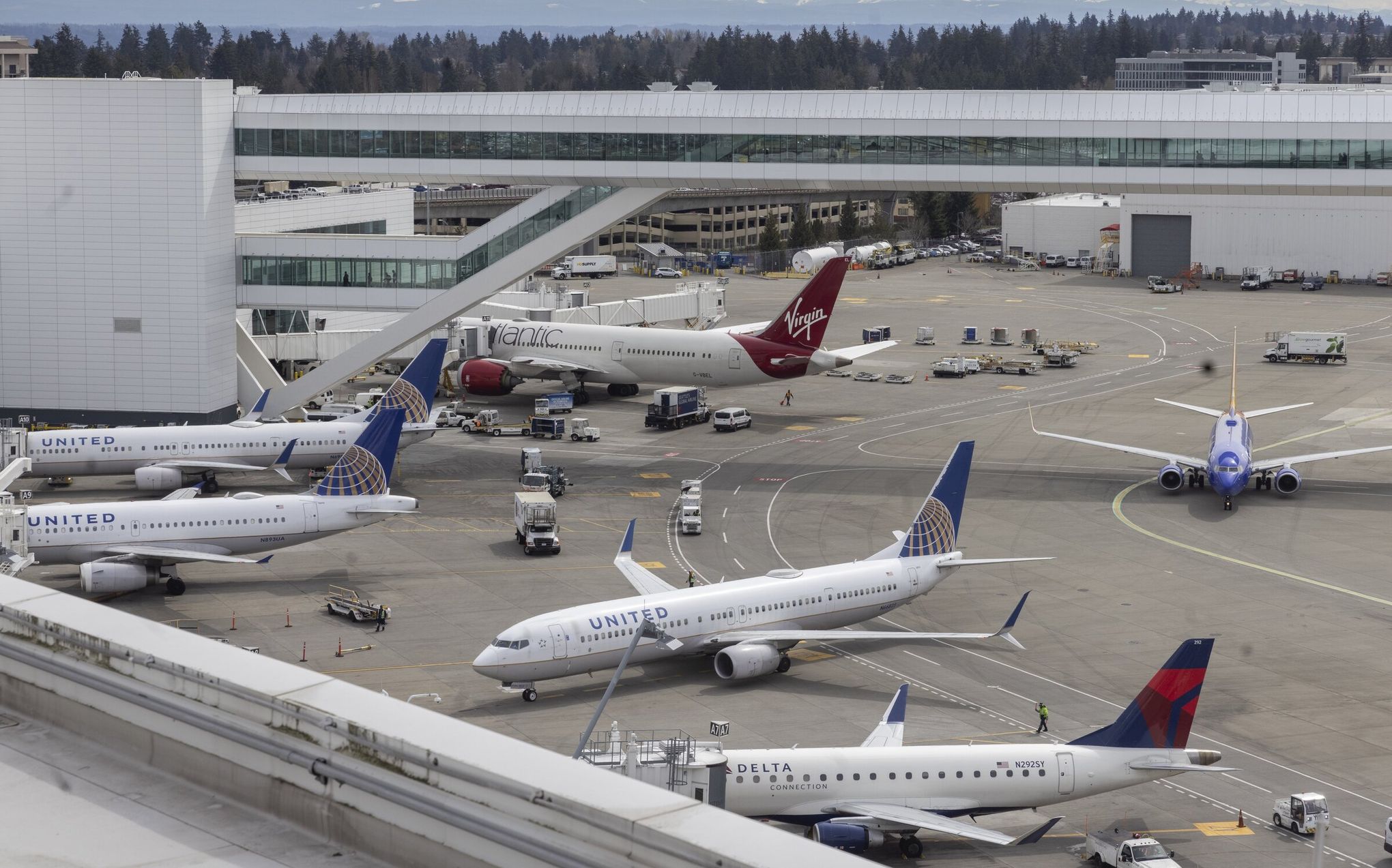 Sea-Tac Airport’s new $1B international terminal too tight a squeeze ...