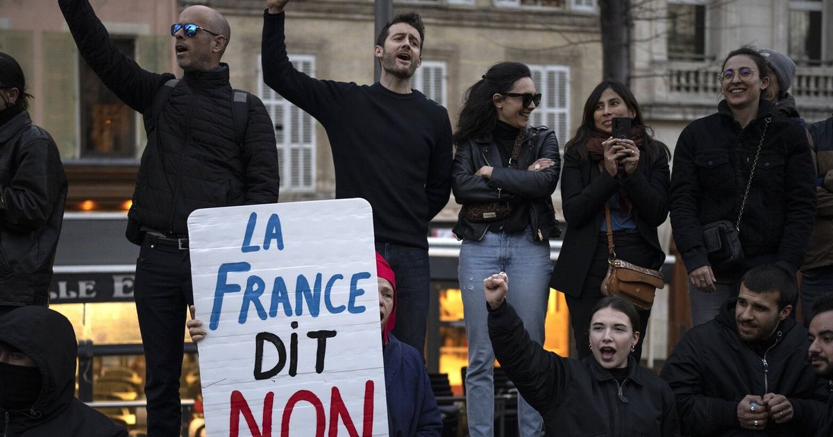 Why are French workers angry about raising retirement age? | The ...