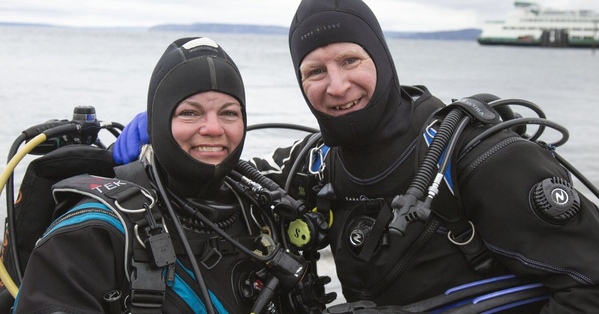 Seattle-area scuba diving groups clean up seafloor beneath Edmonds Pier ...