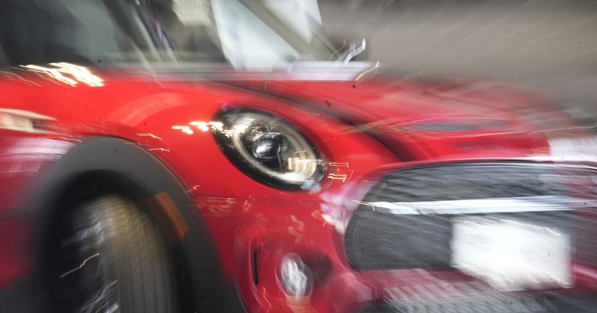 US consumer confidence falls for 3rd time in 4 months | The Seattle Times