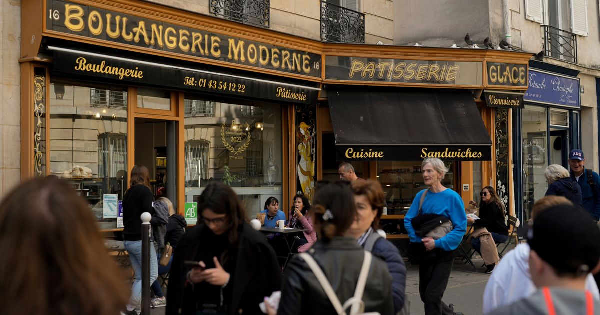 Emily in Paris: Parisians face influx of Netflix hero’s fans | The ...