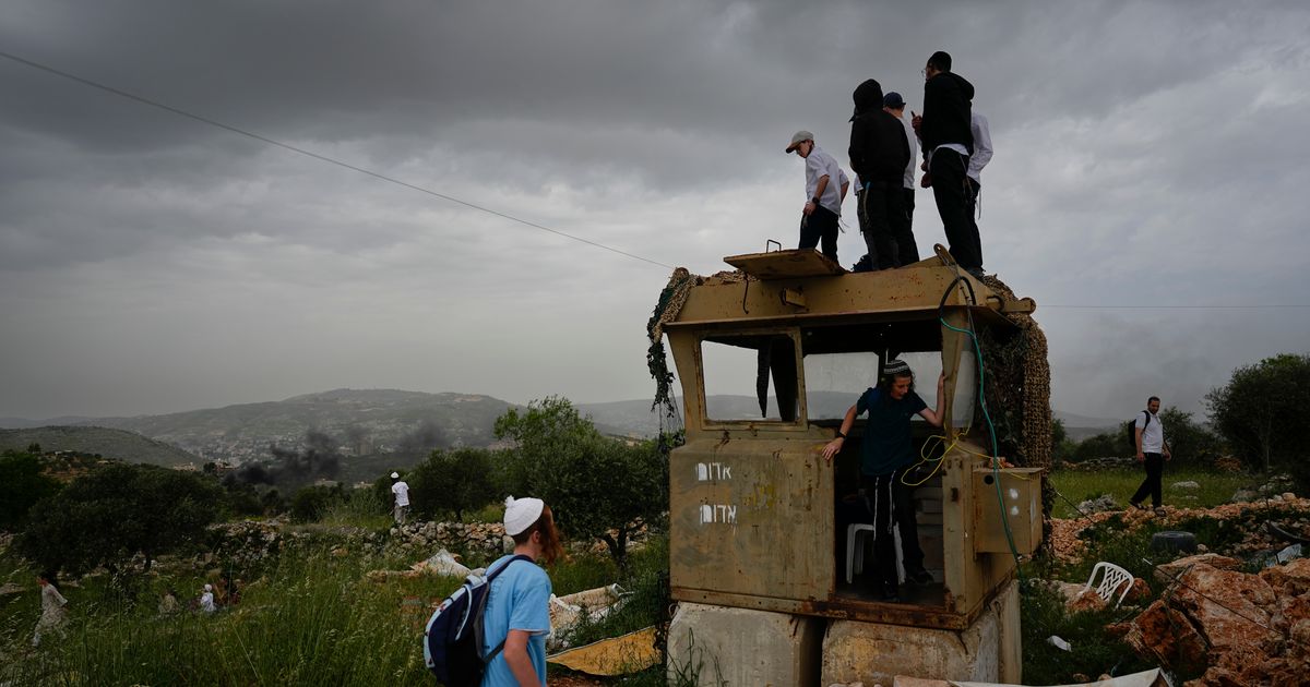 In mass rally, Israeli settlers march to West Bank outpost | The ...