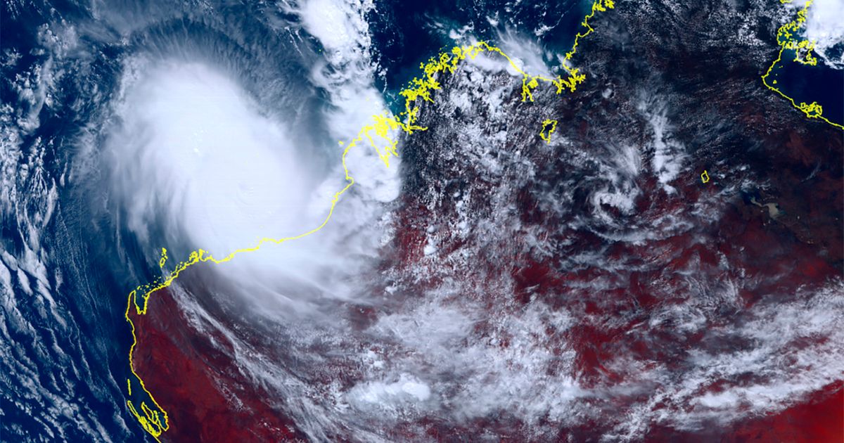 Powerful Cyclone Ilsa lashes Australia’s northwest coast | The Seattle ...