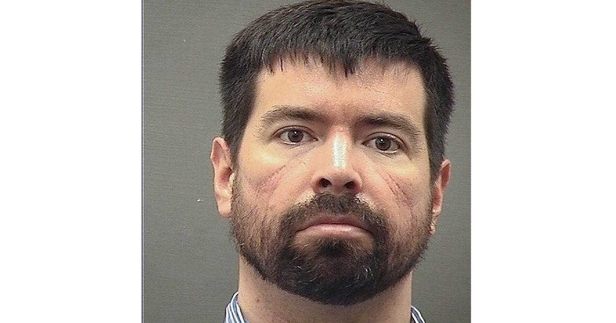 Navy veteran who stormed Capitol gets 3 years on gun charges | The ...