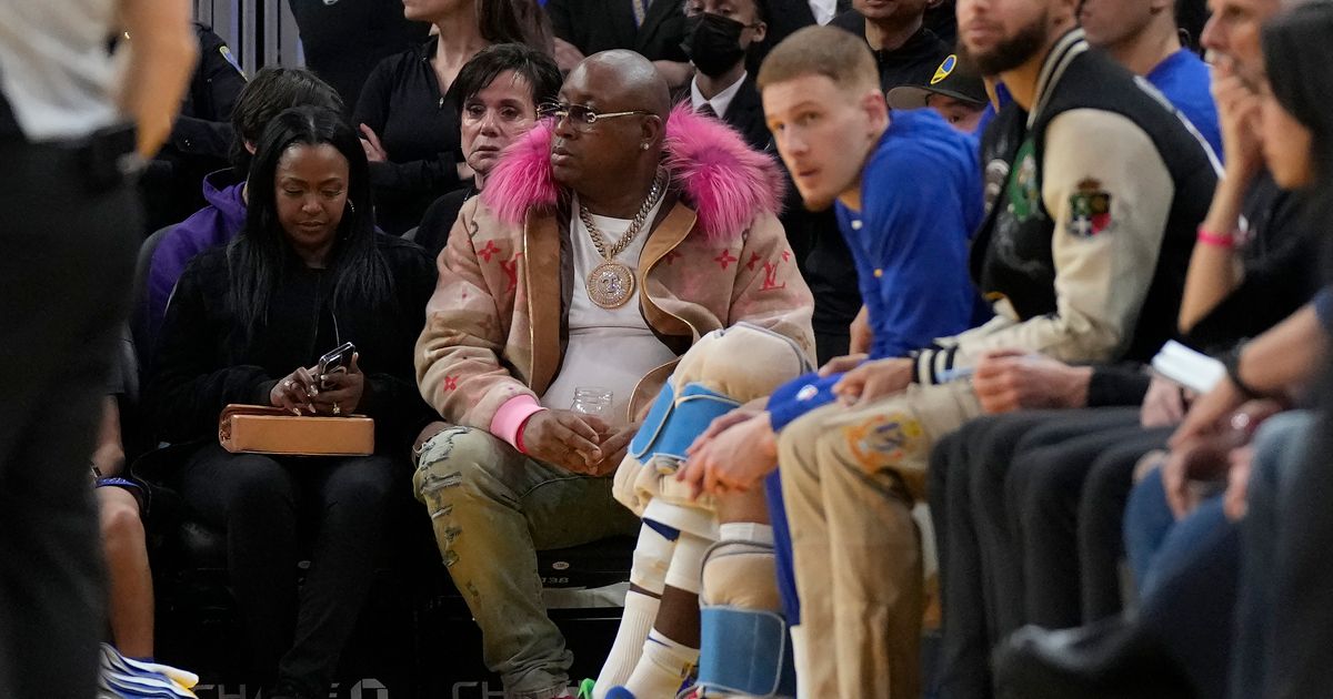 Kings, rapper E-40 cite ‘misunderstanding’ for ejection | The Seattle Times