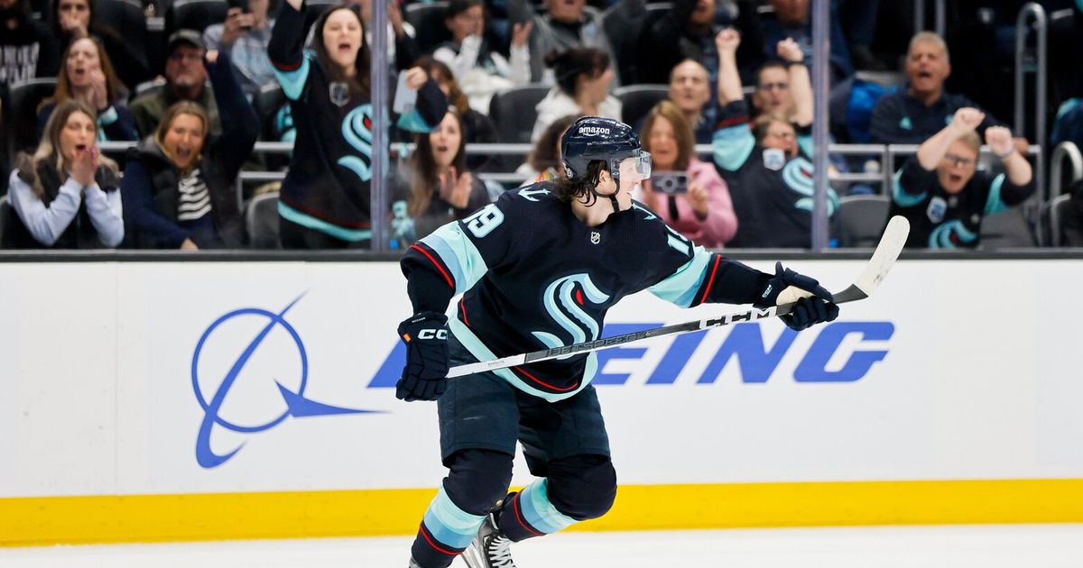 Jared McCann returns to Kraken practice for first time since hit from ...