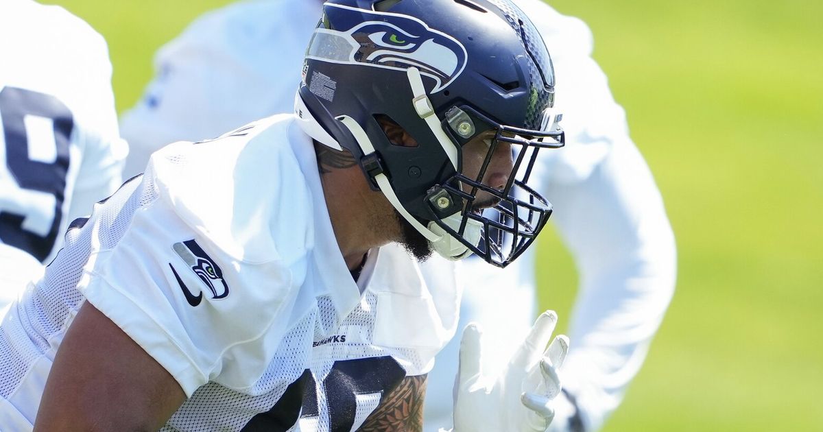 Seahawks sign former Sea Dragon Austin Faoliu to fill out nose tackle ...