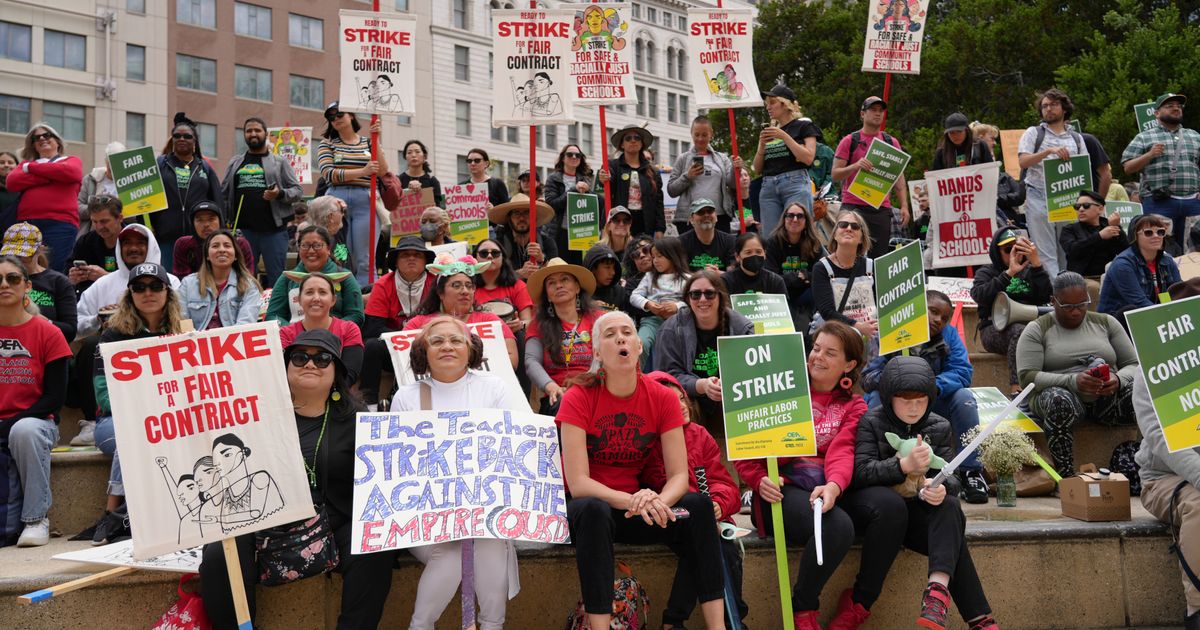 Oakland Teachers Union On Strike Schools Open Without Them The