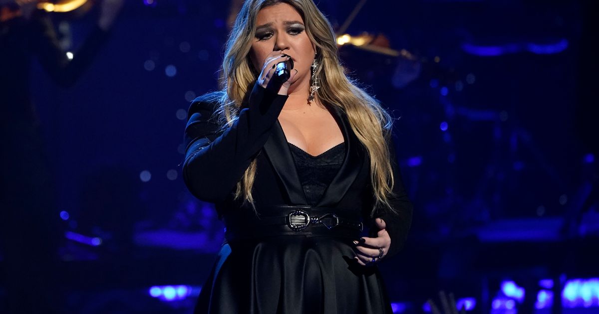 Kelly Clarkson responds to report accusing her daytime talk show of ...