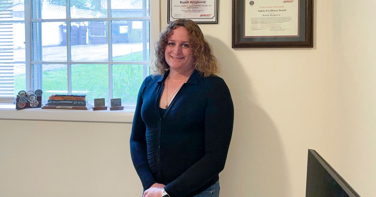 Trans employee says BNSF railroad wouldn’t promote her | The Seattle Times