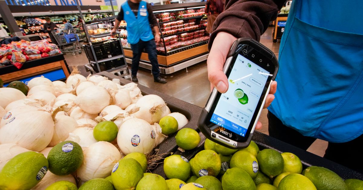 Walmart shines in rough retail environment, ratchets up outlook after ...