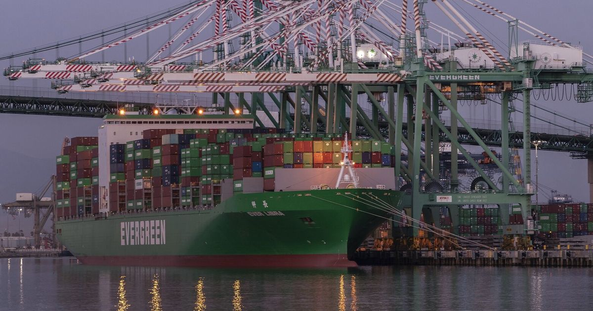 Los Angeles and Long Beach ports shut down as contract talks stall ...