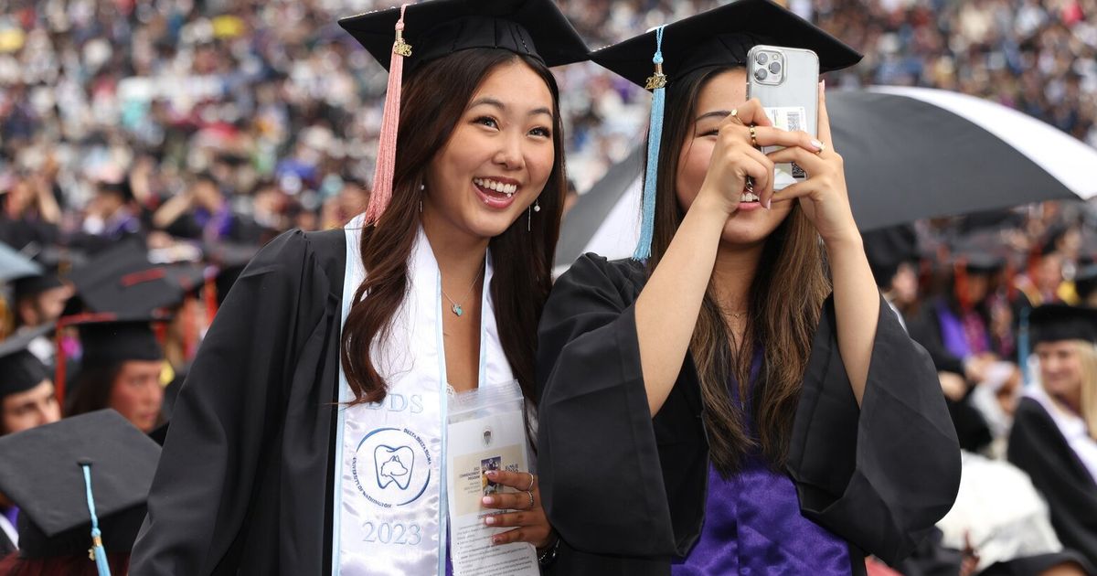 Photos: A sea of purple and smiles at UW commencement | The Seattle Times