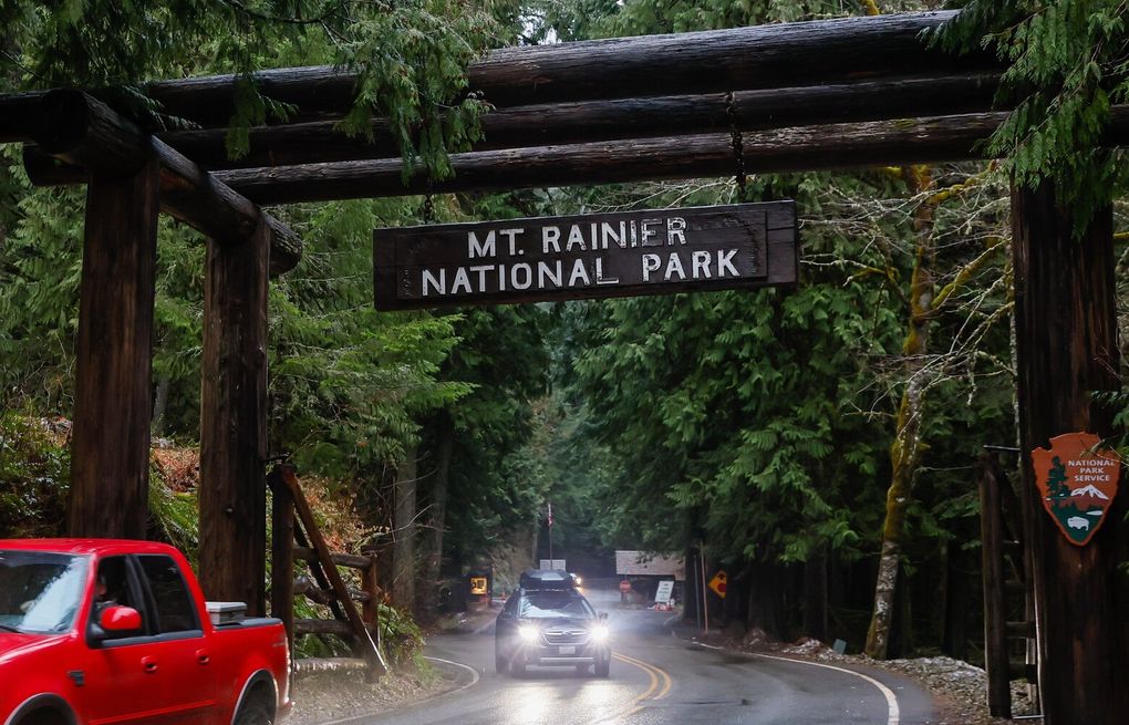 Mount Rainier National Park Sign