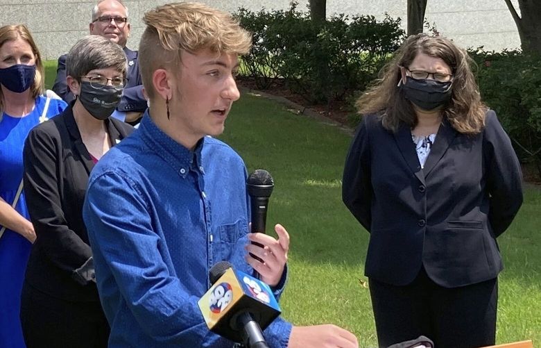 ANDREW DeMILLO | The Seattle Times