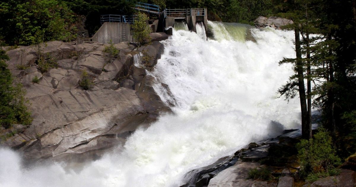 No sign of man who tumbled into 100-foot waterfall near Index | The ...