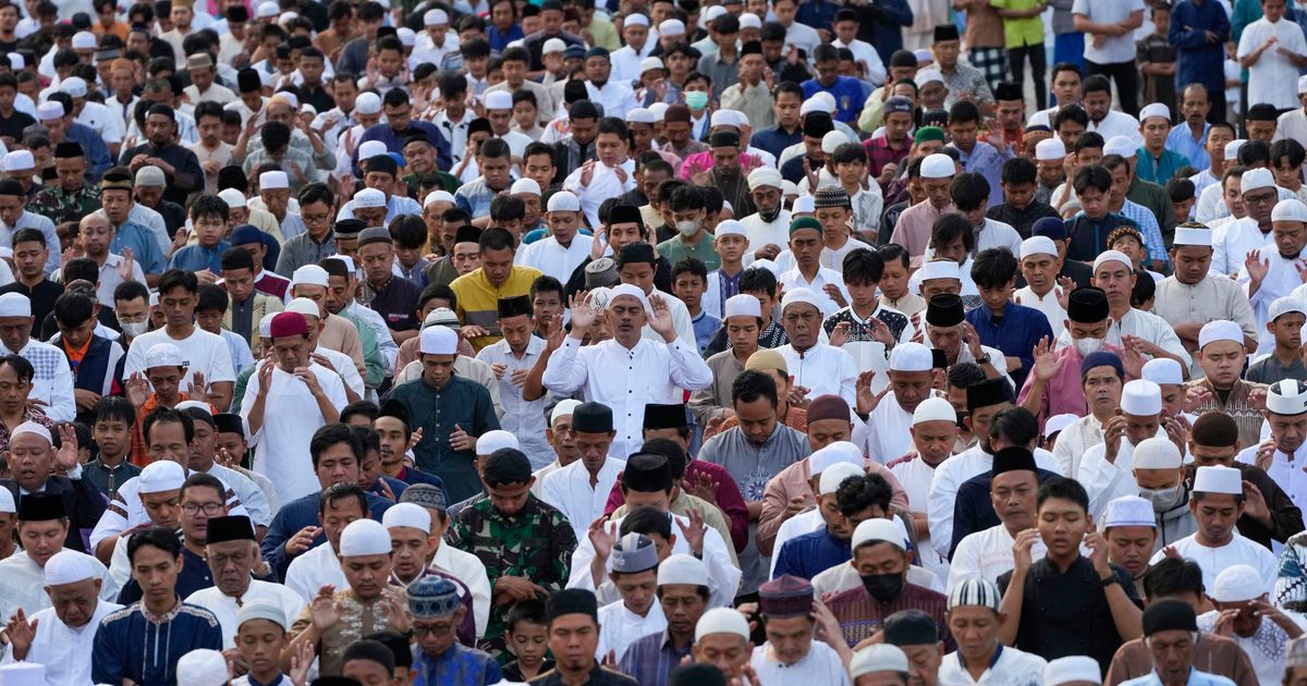 Indonesia’s Muslims celebrate Eid al-Adha with feasts after disease ...