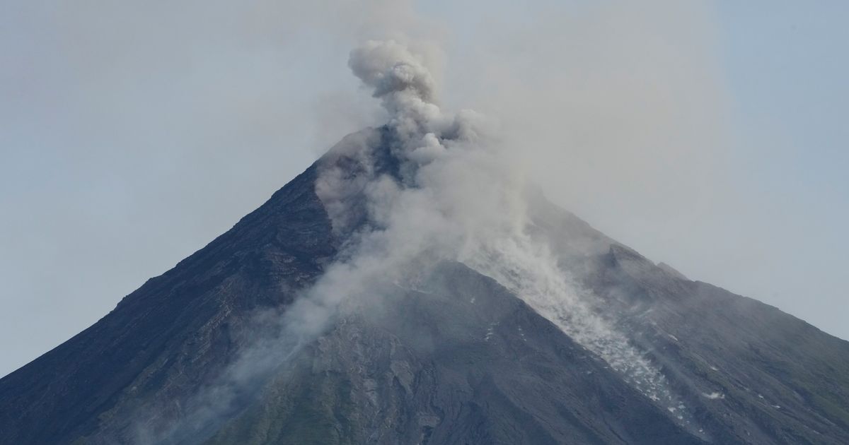 Philippine volcano eruption that displaced thousands may last for ...