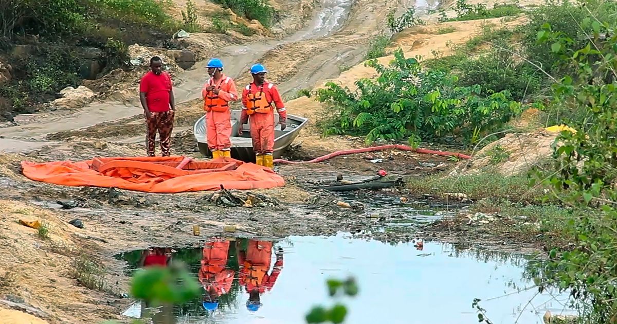 Oil spill from Shell pipeline fouls farms and a river in a long ...