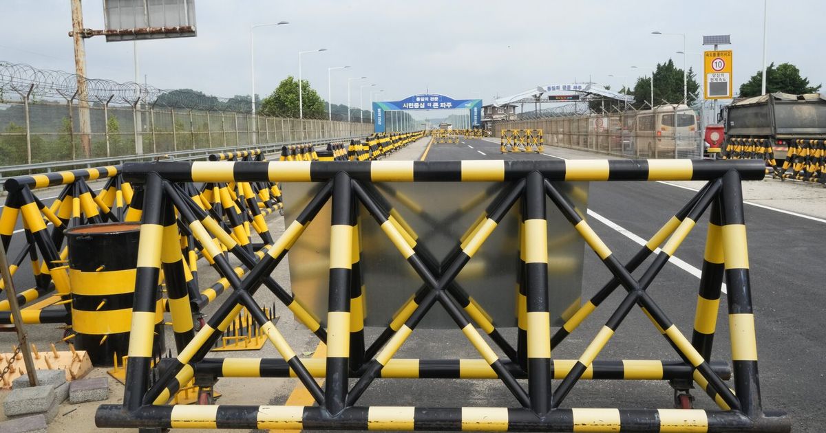 North Korea stays silent on its apparent detention of a US soldier who bolted across the border ...