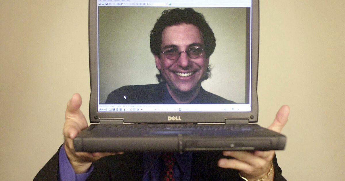 Pioneering hacker Kevin Mitnick, FBI-wanted felon turned security guru ...