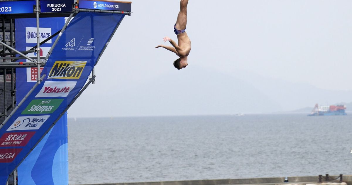 Dare to dive from 27 meters or 90 feet? Impact is like a car crash at ...